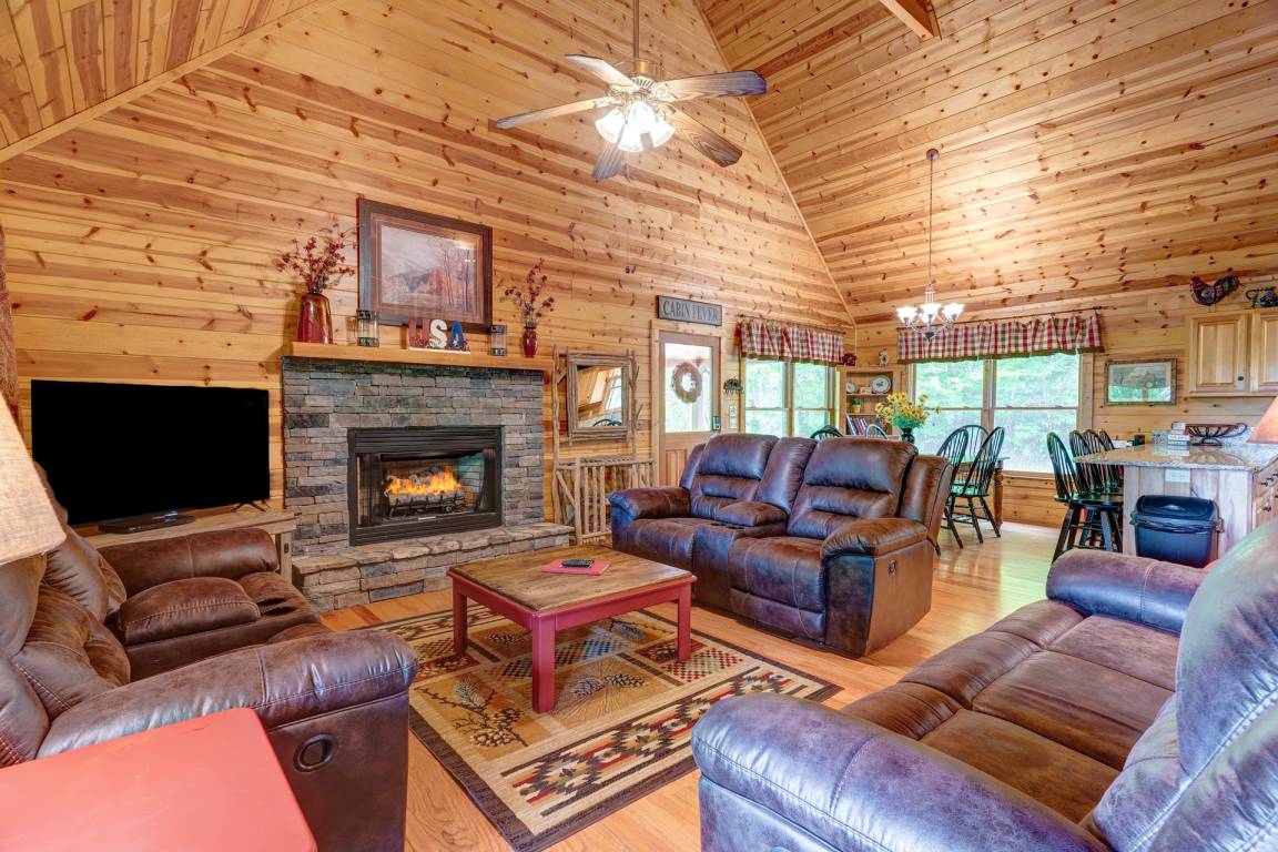 221 M² Cabin ∙ 3 Bedrooms ∙ 8 Guests - Blue Ridge, GA