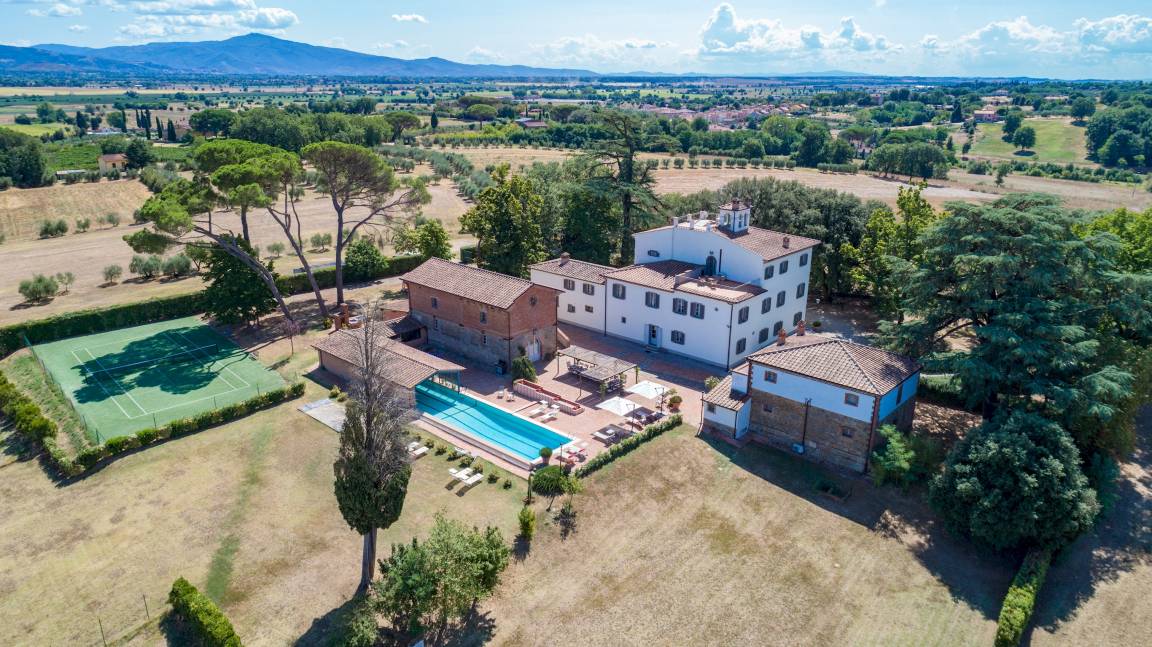 1000 M² Villa ∙ 12 Schlafzimmer ∙ 24 Gäste - Arezzo
