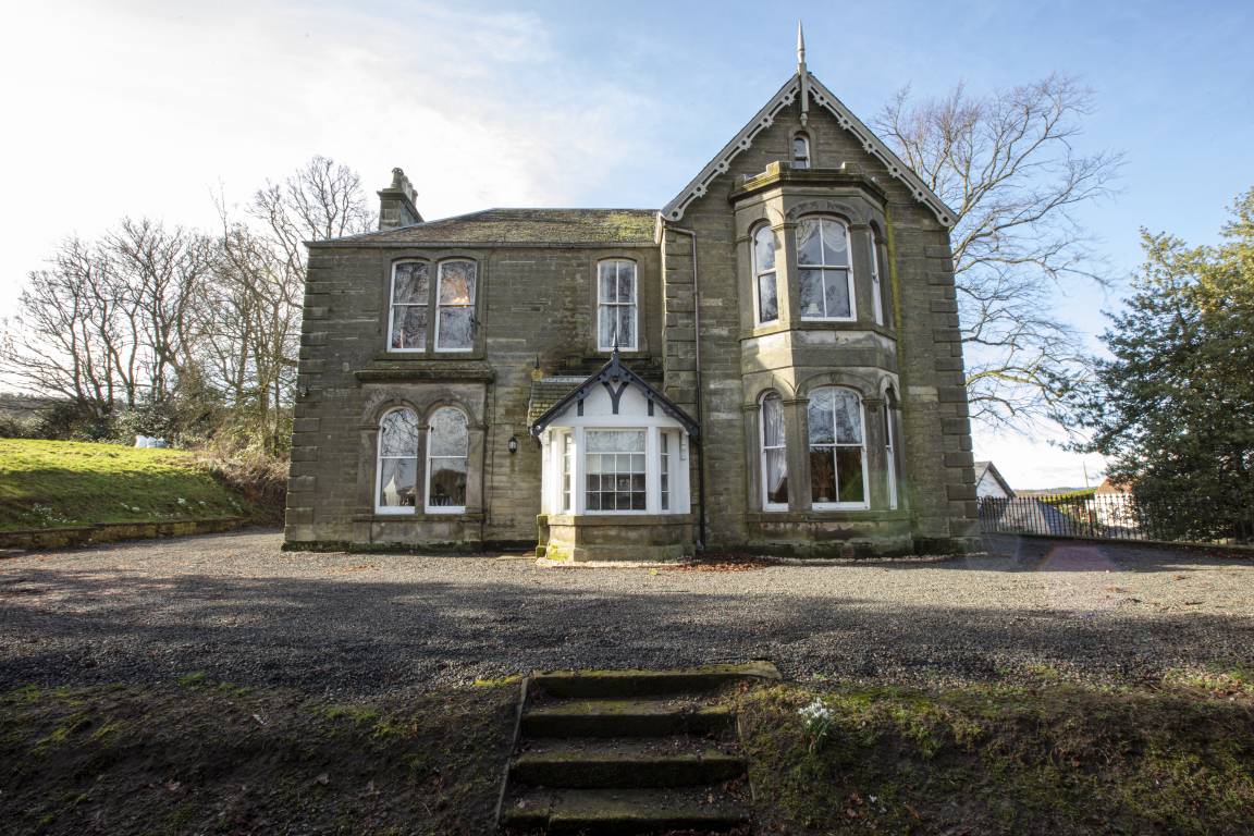 190 M² House ∙ 7 Bedrooms ∙ 13 Guests - Falkland Palace & Garden