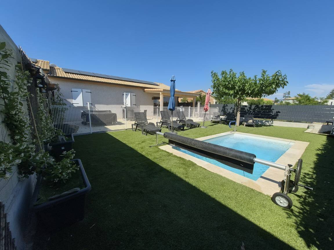 70 M² Villa ∙ 3 Slaapkamers ∙ 6 Gasten - Joyeuse