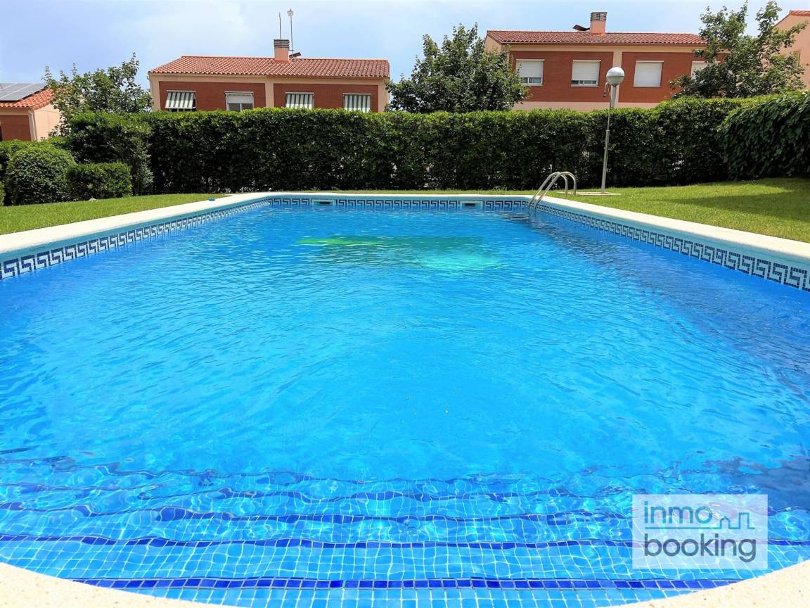 68 M² Apartamento ∙ 2 Habitaciones ∙ 5 Huéspedes - Tarragona