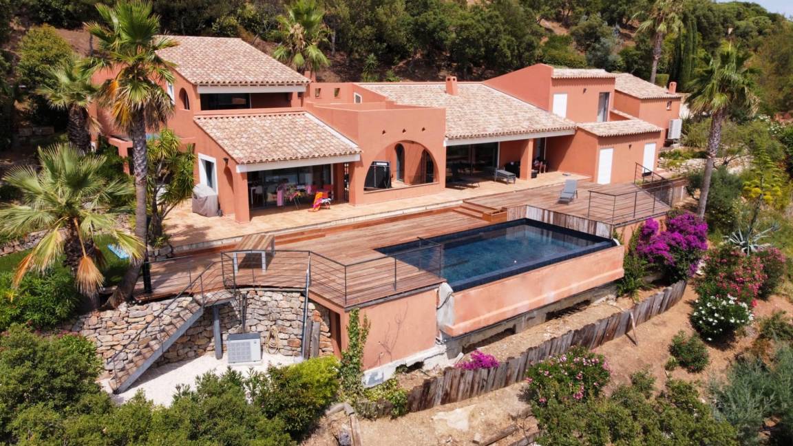 200 M² Villa ∙ 4 Schlafzimmer ∙ 6 Gäste - La Londe-les-Maures