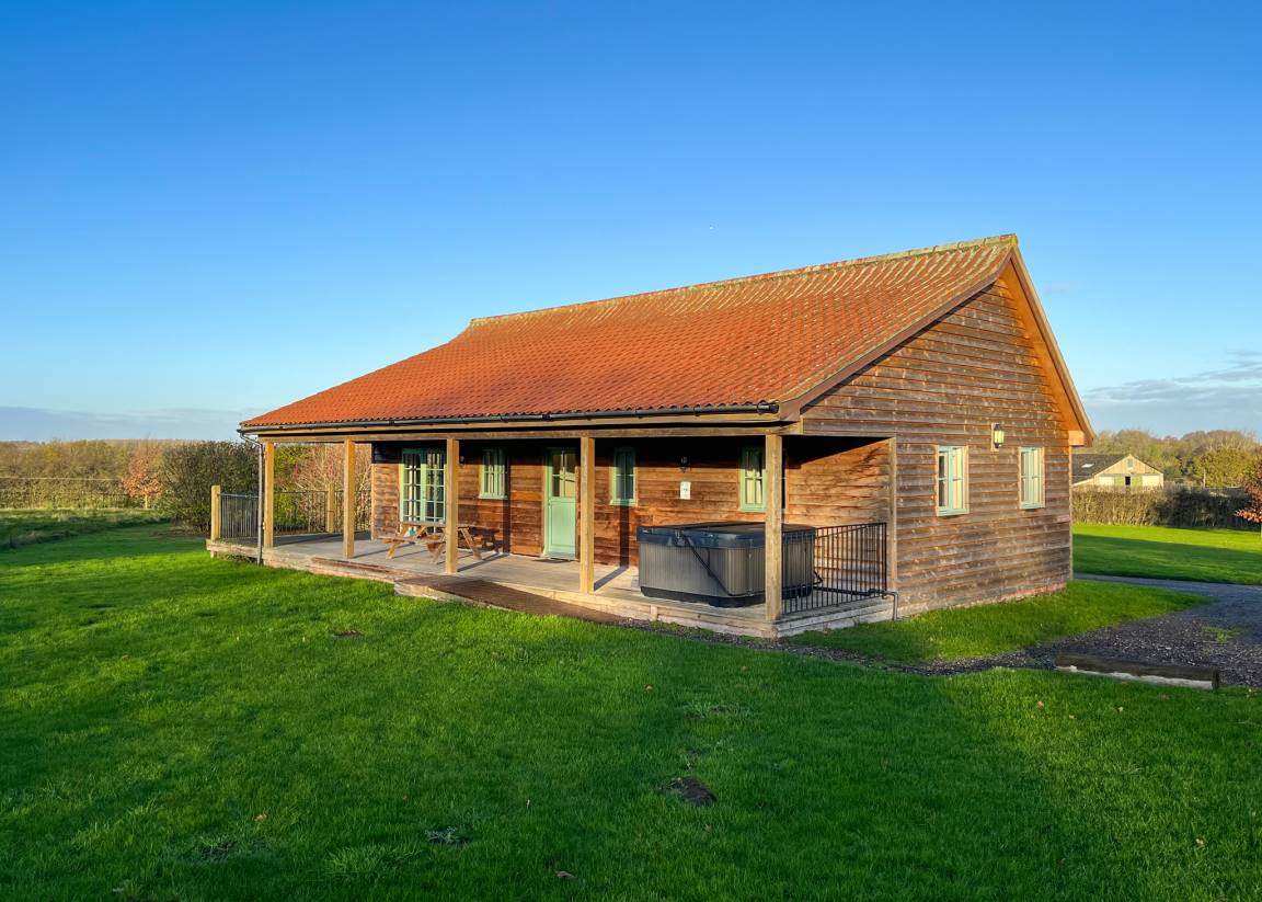 Chalet ∙ 2 Bedrooms ∙ 6 Guests - Norfolk