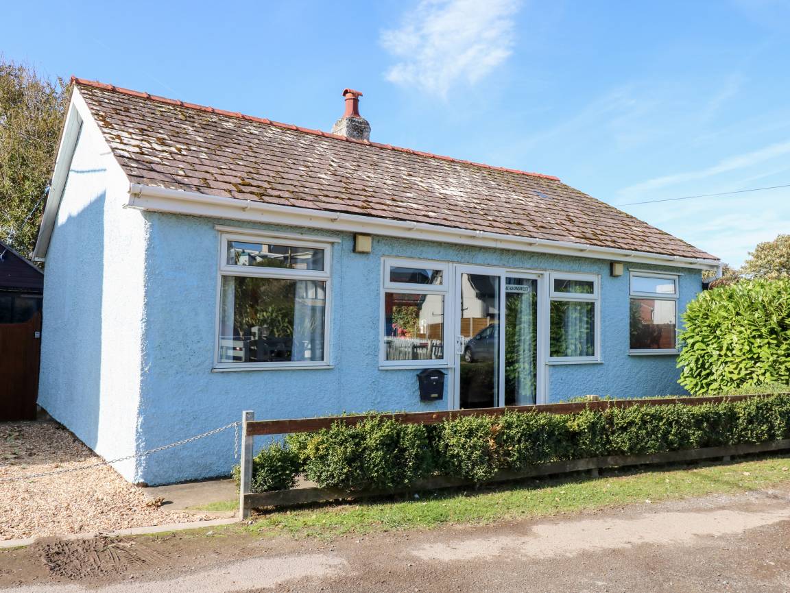 Cottage ∙ 2 Bedrooms ∙ 4 Guests - Sutton on Sea