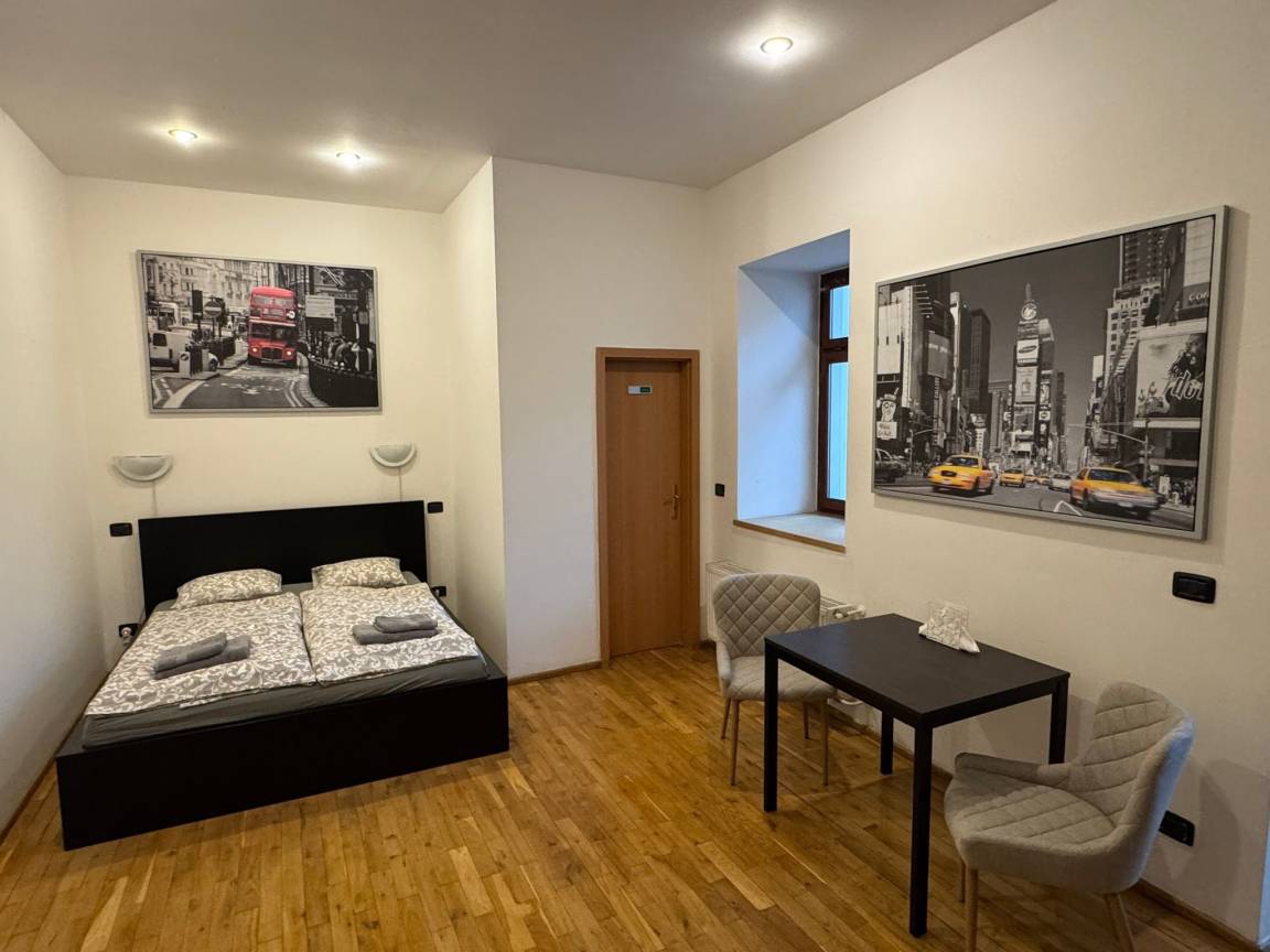 35 M² Appartamento Vacanza ∙ 1 Camera Da Letto ∙ 2 Ospiti - Praga