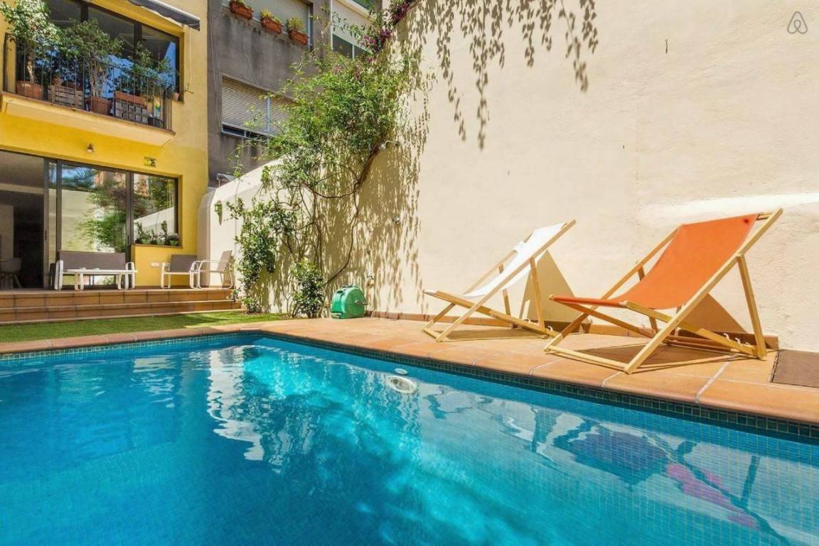 60 M² Apartment ∙ 2 Bedrooms ∙ 4 Guests - Barcelona