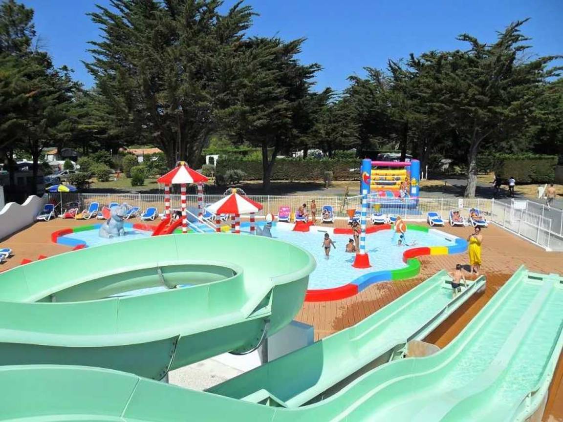 25 M² Camping ∙ 2 Chambres ∙ 6 Personnes - Le Bois-Plage-en-Ré