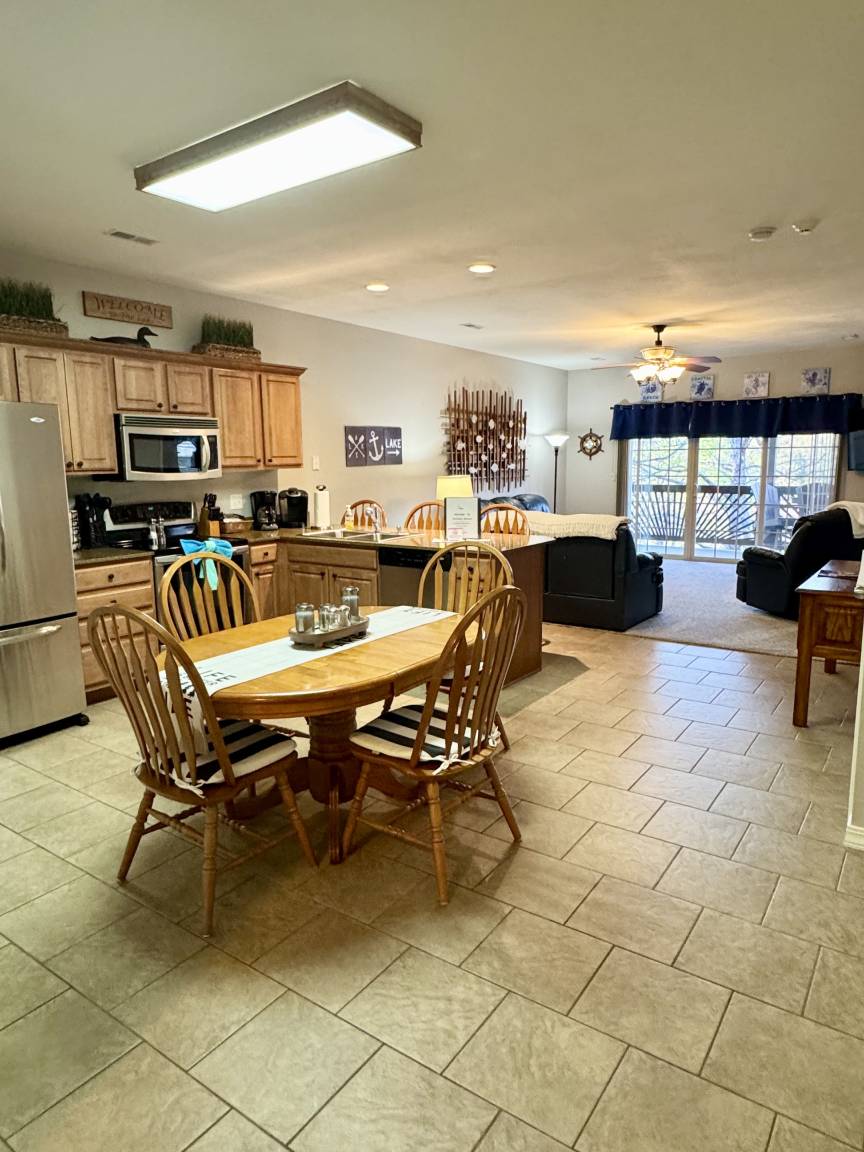 Condo ∙ 3 Bedrooms ∙ 6 Guests - Ridgedale, MO