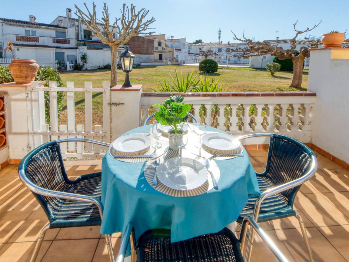 54 M² Huis ∙ 1 Slaapkamer ∙ 4 Gasten - Empuriabrava