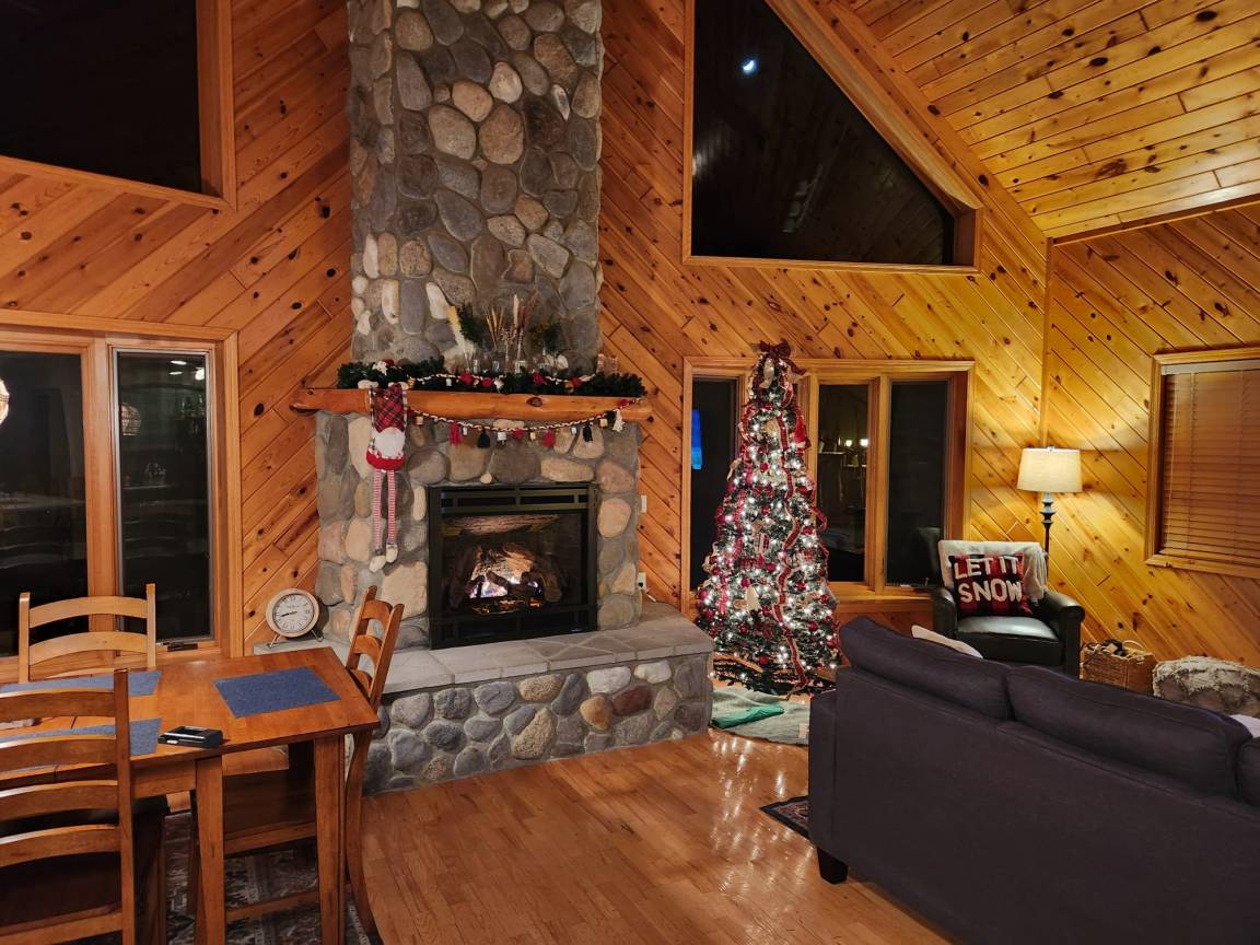 Cabin ∙ 3 Bedrooms ∙ 10 Guests - Cuyuna Country State Recreation Area, Ironton
