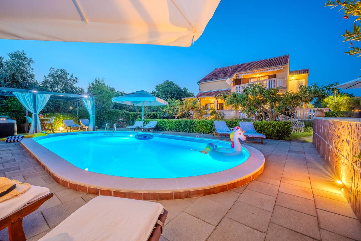 Villa ∙ 5 Bedrooms ∙ 10 Guests - Biograd na Moru