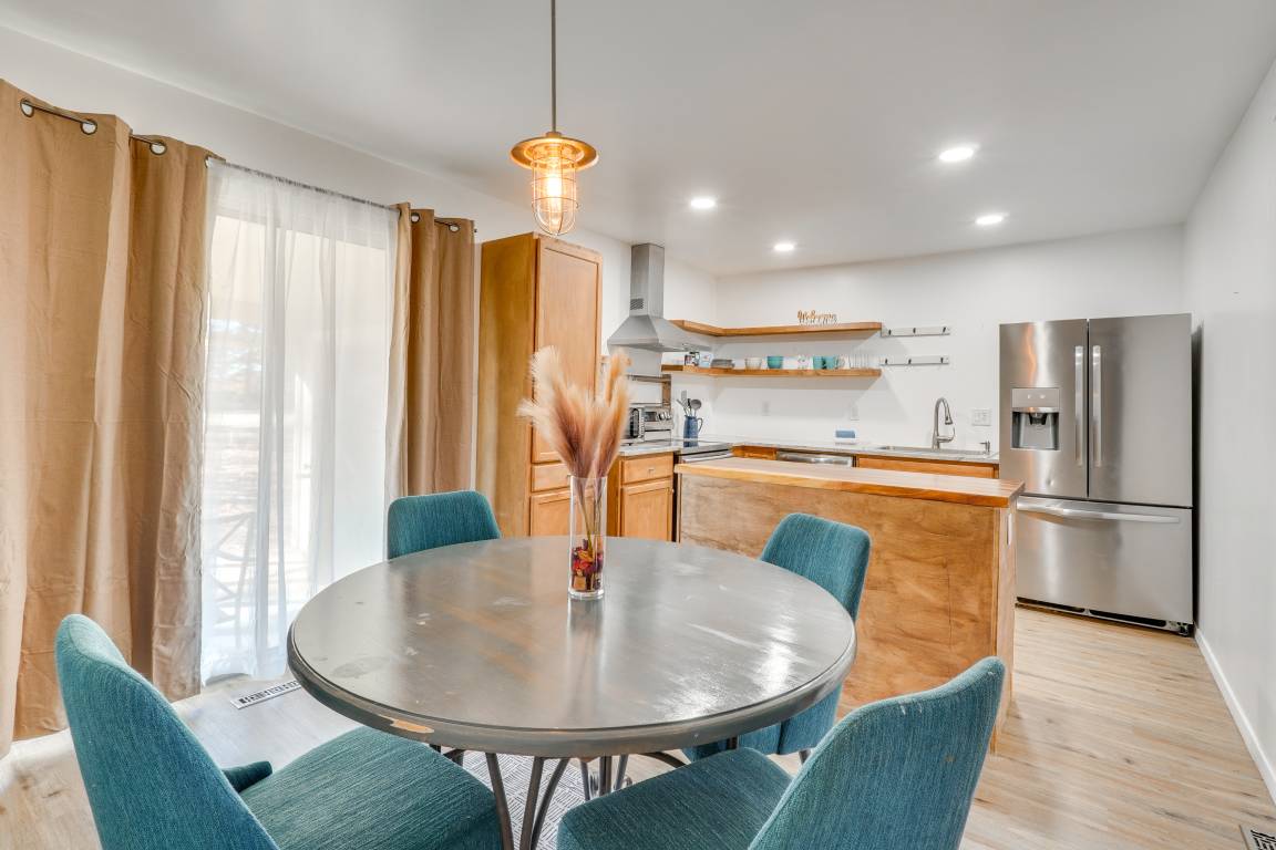 90 M² Apartment ∙ 2 Bedrooms ∙ 7 Guests - Eureka Springs, AR