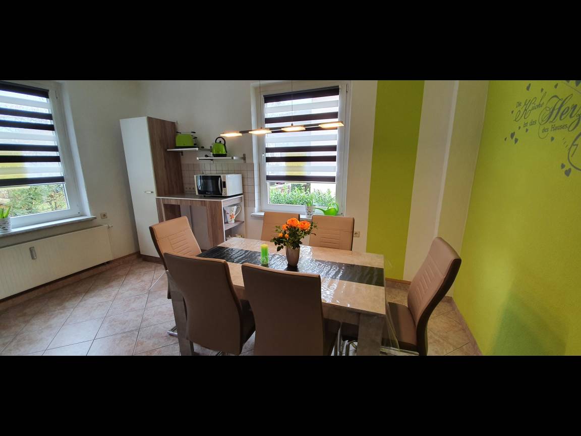 65 M² Ferienwohnung ∙ 2 Schlafzimmer ∙ 6 Gäste - Schneeberg