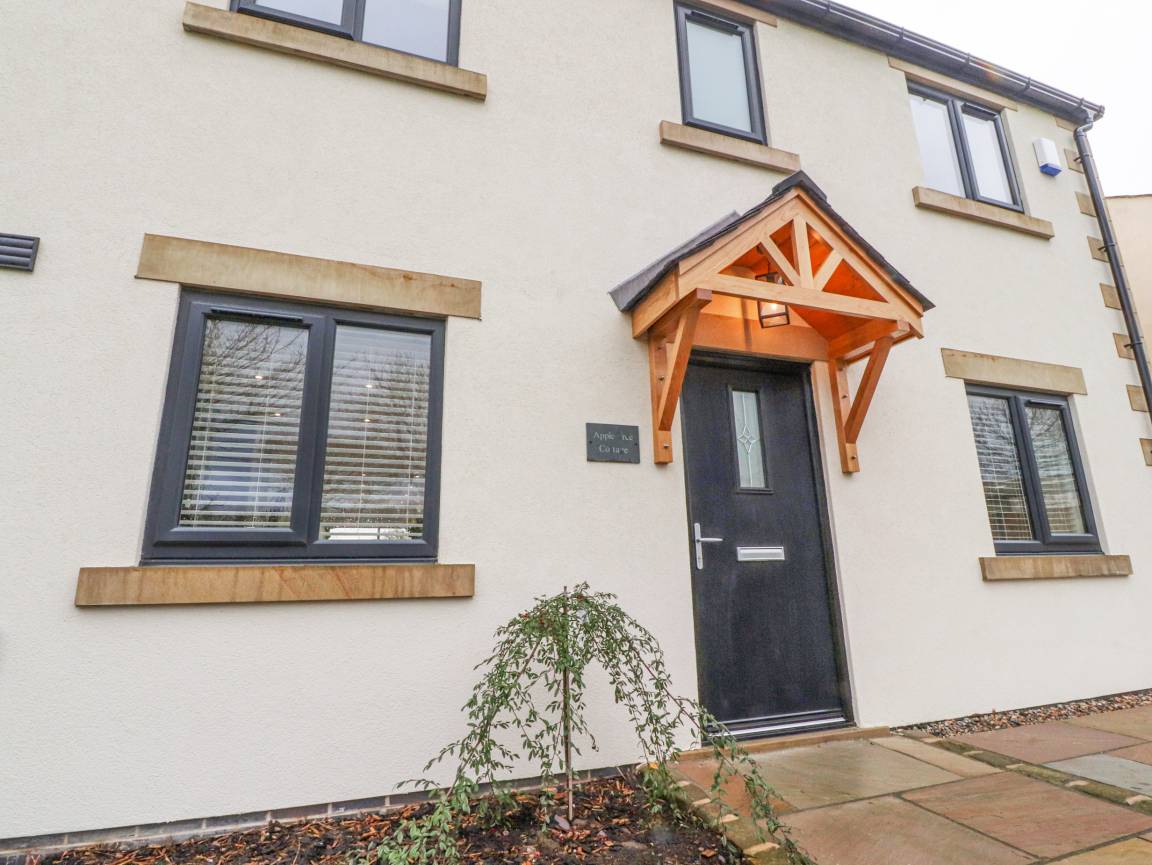 Cottage ∙ 4 Bedrooms ∙ 8 Guests - Preston