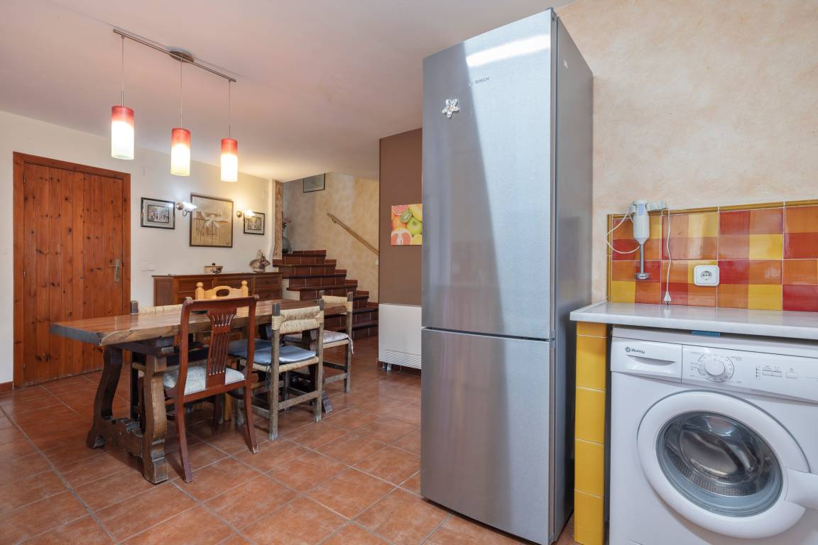140 M² Maison De Vacances ∙ 4 Chambres ∙ 7 Personnes - Valls