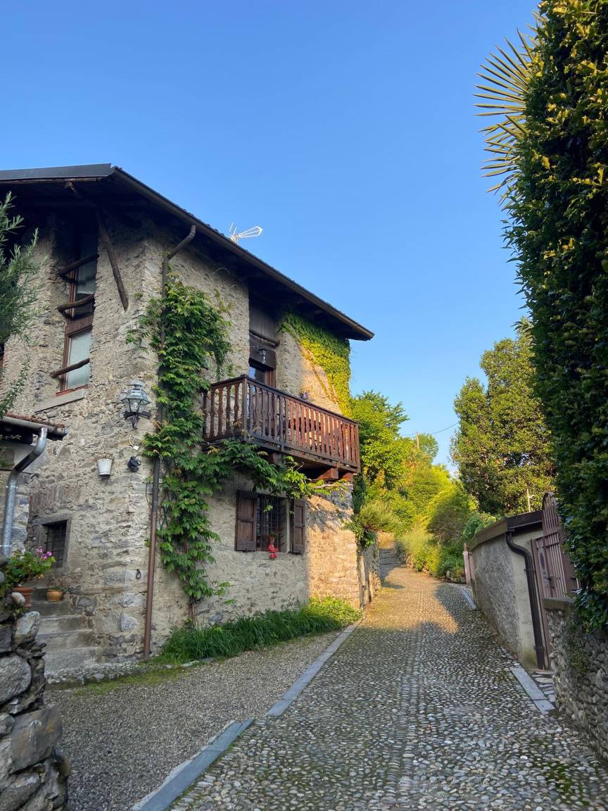81 M² Ferienhaus ∙ 2 Schlafzimmer ∙ 2 Gäste - Lecco