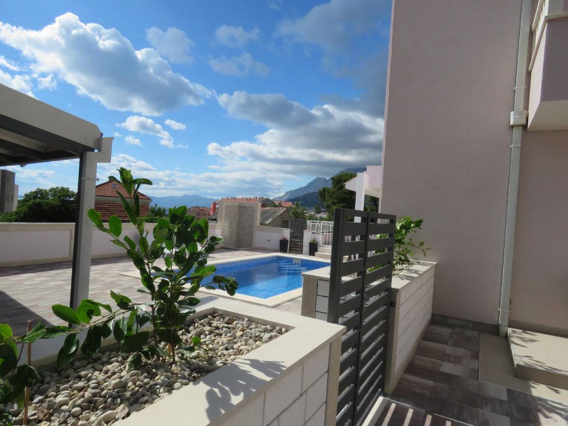 260 M² Apartment ∙ 6 Bedrooms ∙ 12 Guests - Makarska