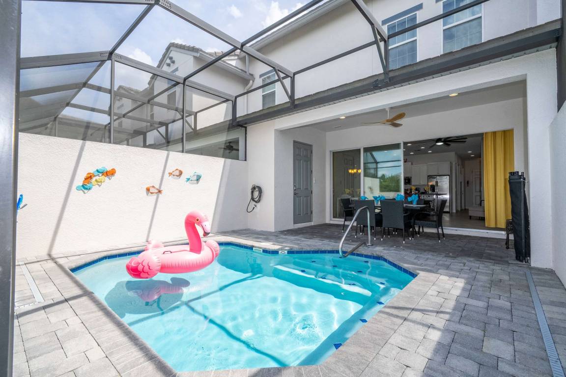 House ∙ 3 Bedrooms ∙ 10 Guests - Davenport, FL