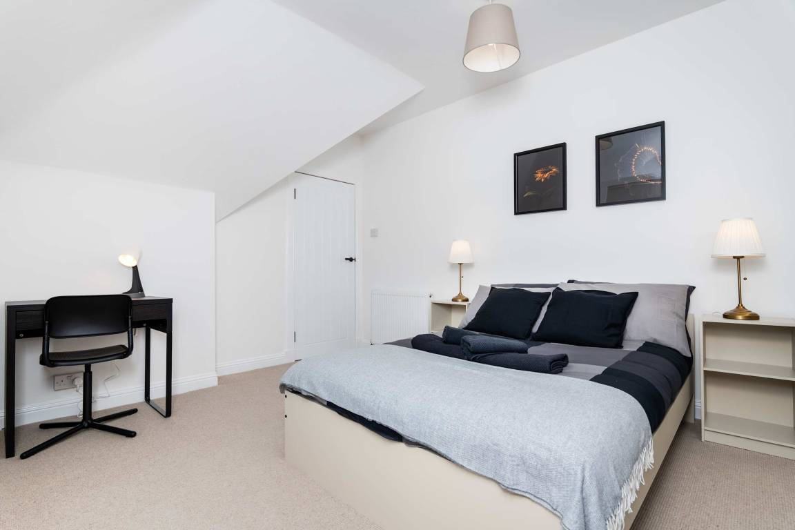 Apartment ∙ 2 Bedrooms ∙ 5 Guests - Kirkcaldy