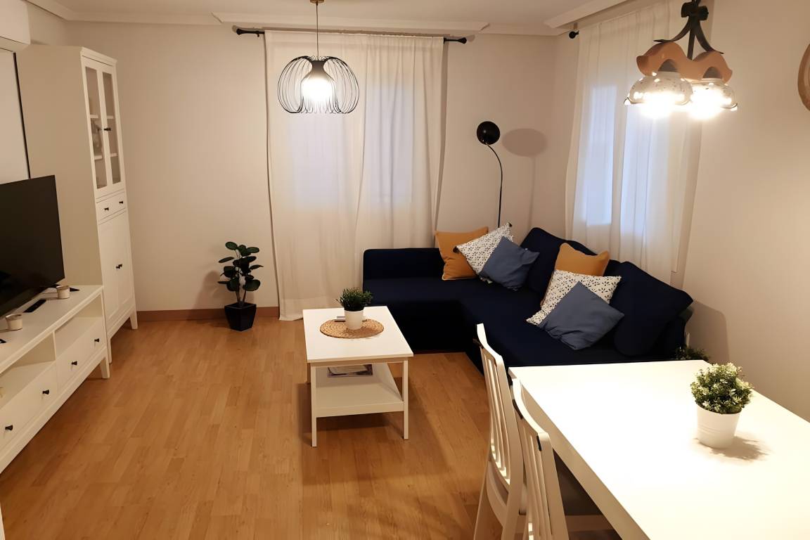 63 M² Ferienhaus ∙ 2 Schlafzimmer ∙ 6 Gäste - Candeleda