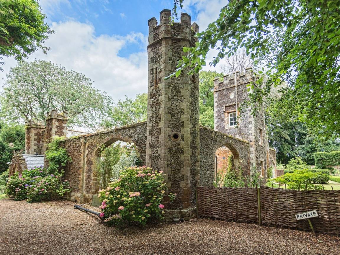 Cottage ∙ 4 Bedrooms ∙ 9 Guests - Hunstanton