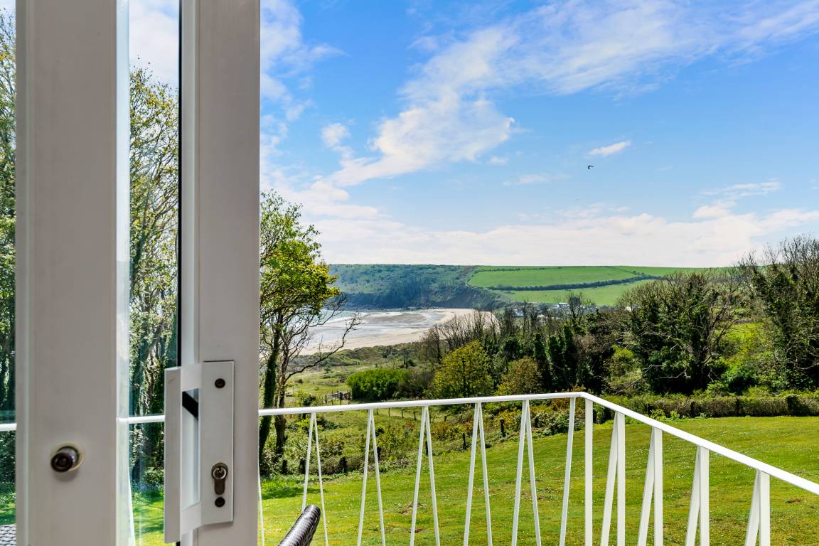 650 M² Apartment ∙ 2 Bedrooms ∙ 4 Guests - Bosherston Lily ponds
