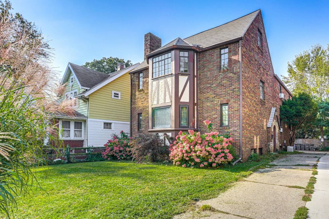 97 M² Apartment ∙ 2 Bedrooms ∙ 4 Guests - Toledo, OH