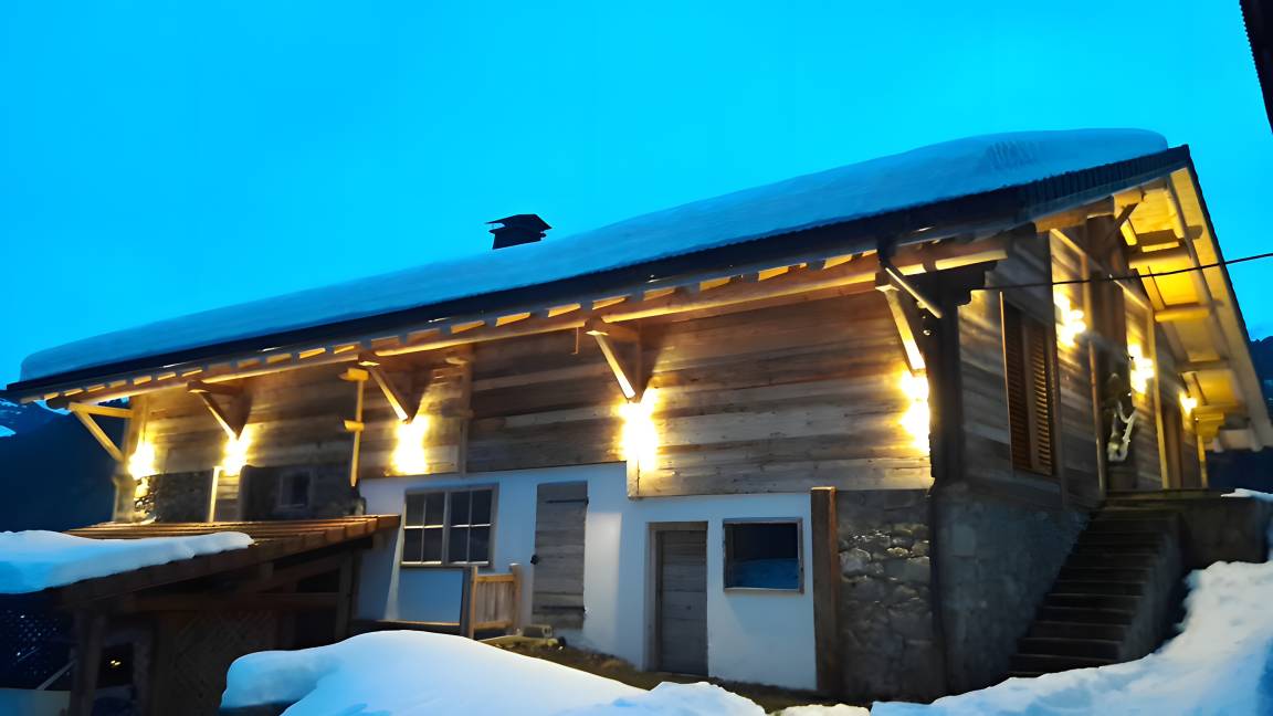 83 M² Huoneisto ∙ 2 Makuuhuonetta ∙ 5 Vierasta - Le Chinaillon