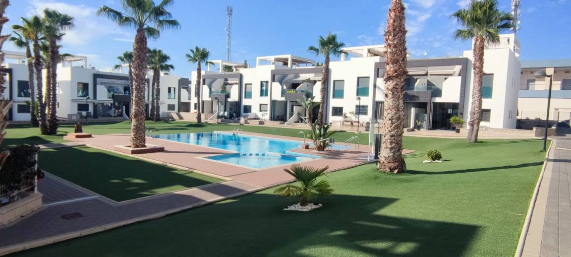 80 M² Apartment ∙ 2 Bedrooms ∙ 5 Guests - Cabo Roig