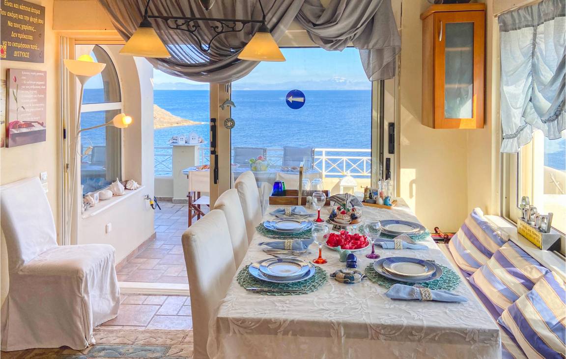 140 M² House ∙ 3 Bedrooms ∙ 5 Guests - Milos