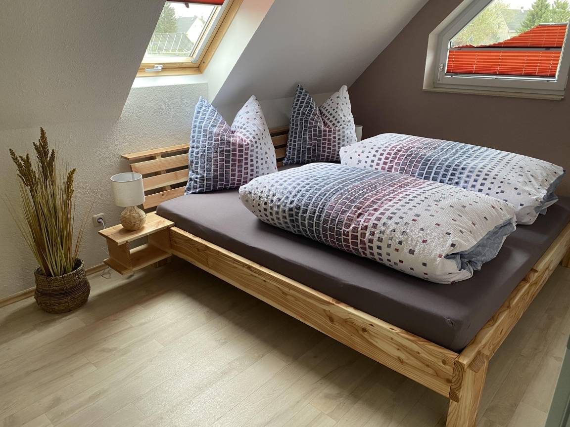 65 M² Ferienwohnung ∙ 1 Schlafzimmer ∙ 3 Gäste - Weißwasser