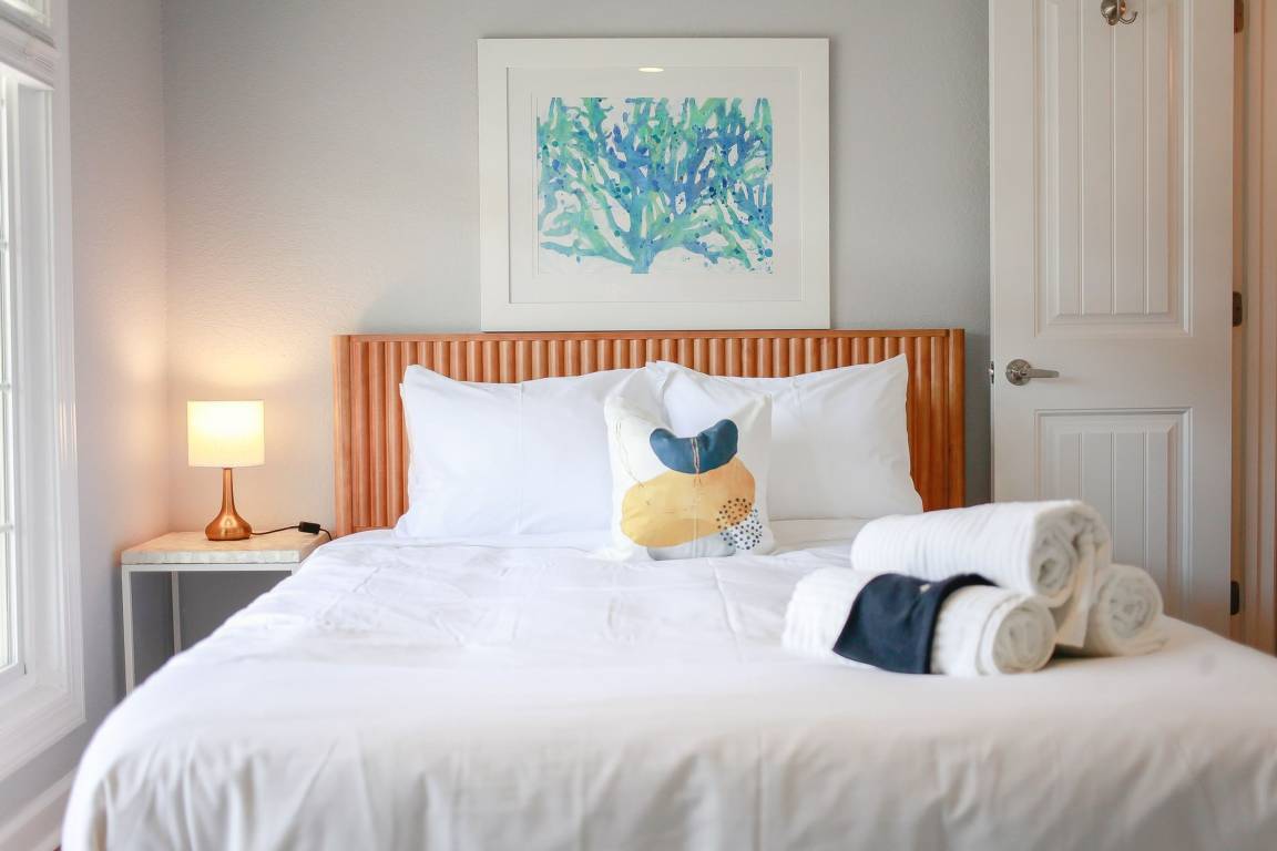 Apartment ∙ 2 Bedrooms ∙ 4 Guests - Hampton, VA