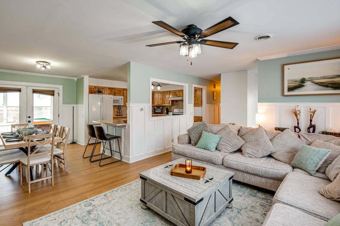 167 M² House ∙ 4 Bedrooms ∙ 8 Guests - Crystal Lake, IL