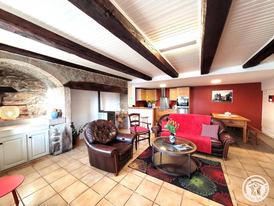 75 M² Gîte ∙ 2 Chambres ∙ 4 Personnes - Auvergne