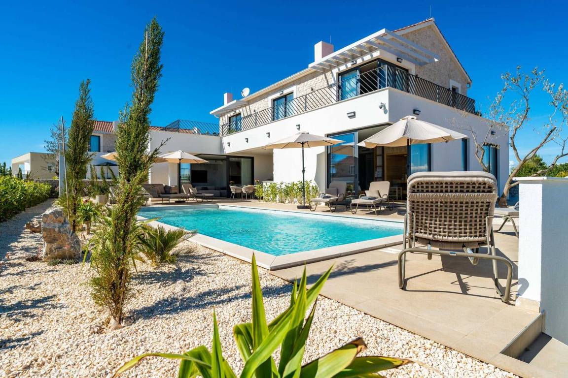 300 M² Villa ∙ 4 Schlafzimmer ∙ 10 Gäste - Vodice