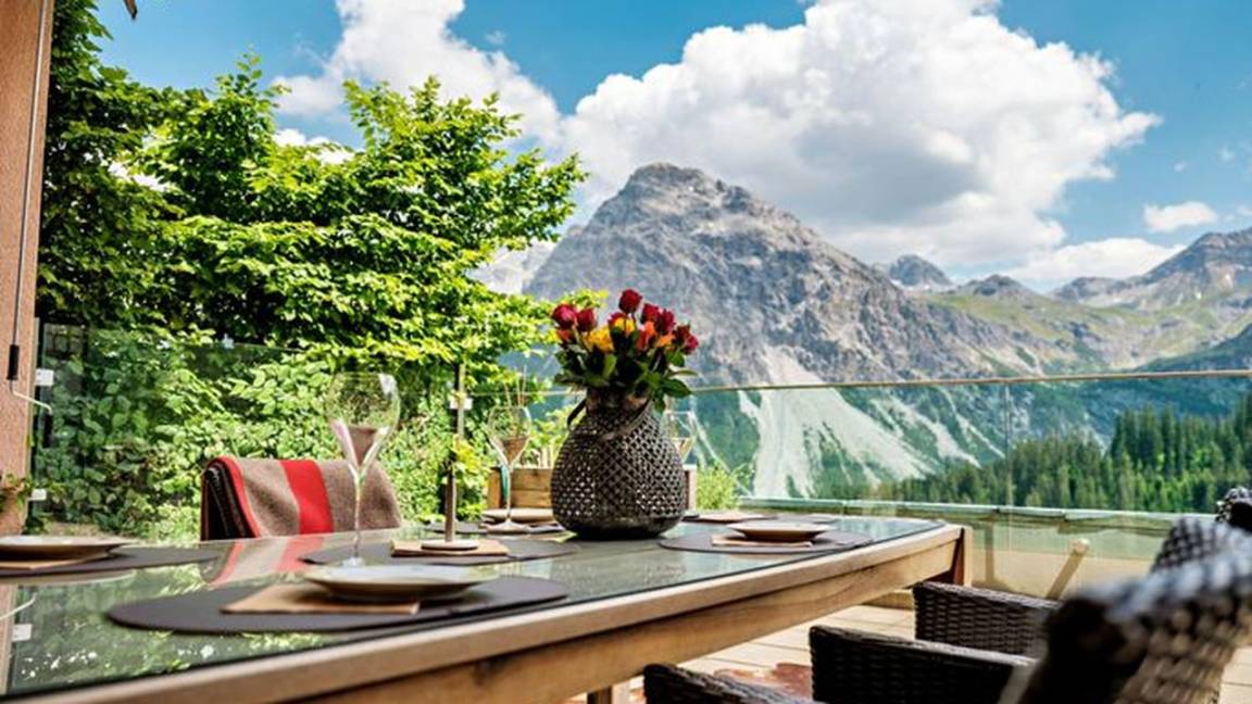 210 M² Ferienwohnung ∙ 4 Schlafzimmer ∙ 8 Gäste - Arosa