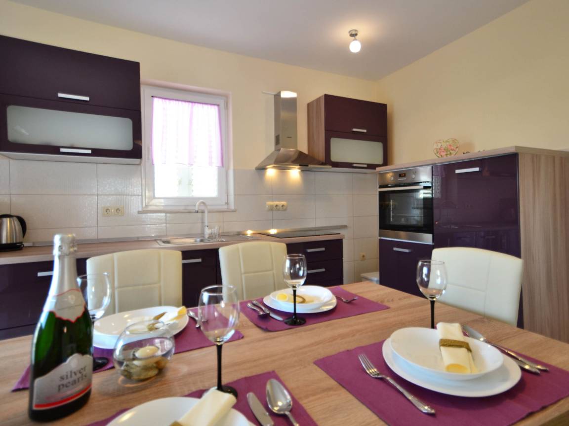 70 M² Apartment ∙ 2 Bedrooms ∙ 6 Guests - Bibinje