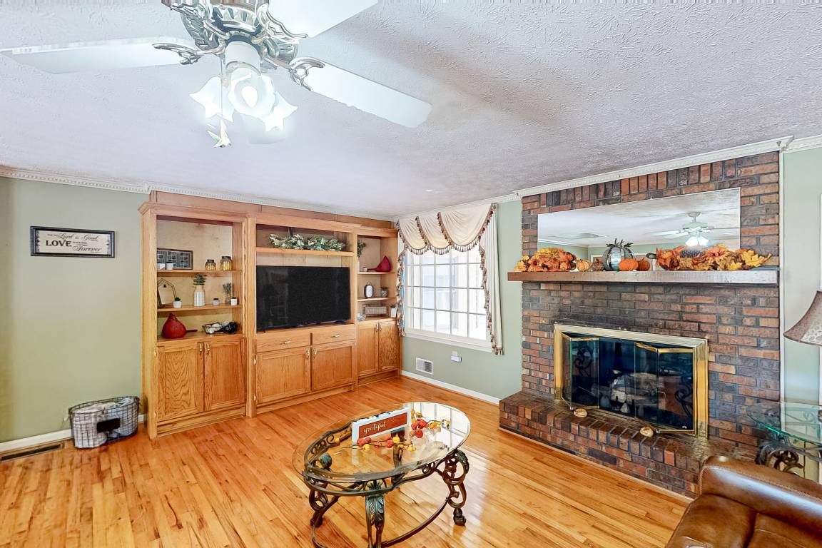 241 M² House ∙ 4 Bedrooms ∙ 14 Guests - Griffin, GA