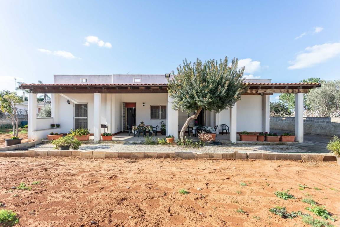 160 M² Villa ∙ 4 Bedrooms ∙ 8 Guests - Torre San Giovanni