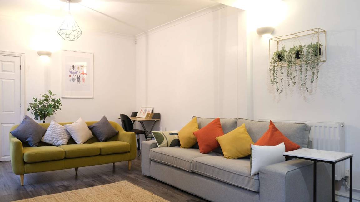 224 M² House ∙ 5 Bedrooms ∙ 10 Guests - Northampton, UK