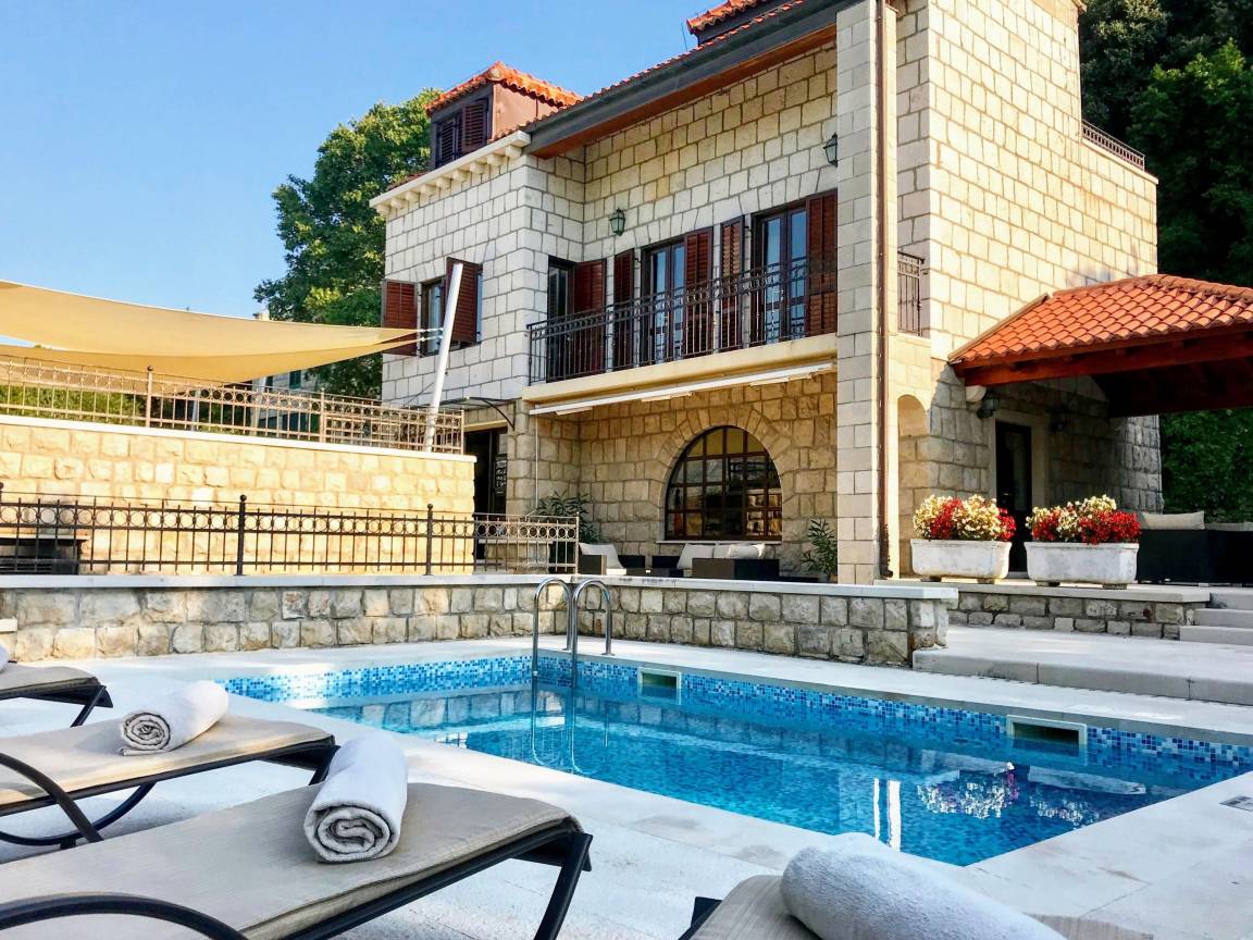 Villa ∙ 5 Bedrooms ∙ 9 Guests - Dubrovnik