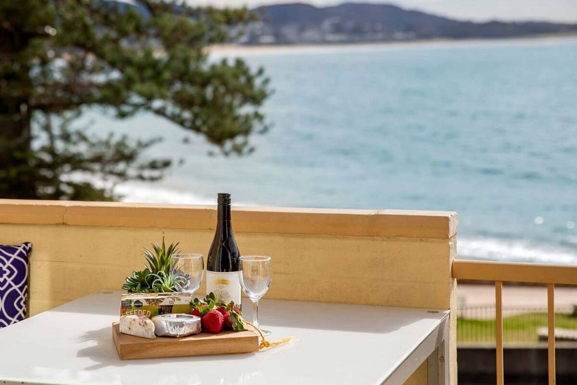 Accommodation ∙ 3 Bedrooms ∙ 6 Guests - Terrigal