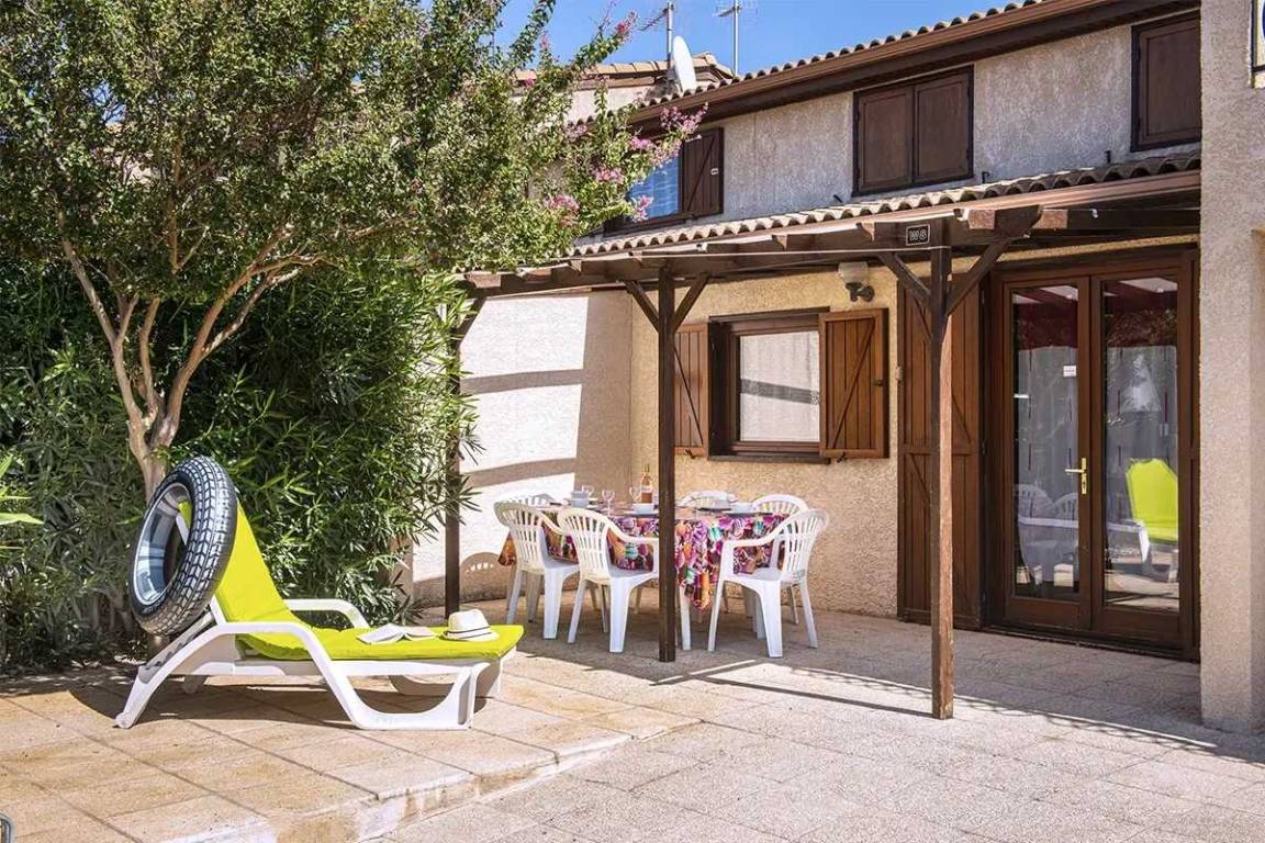 53 M² Camping ∙ 2 Chambres ∙ 6 Personnes - Vias