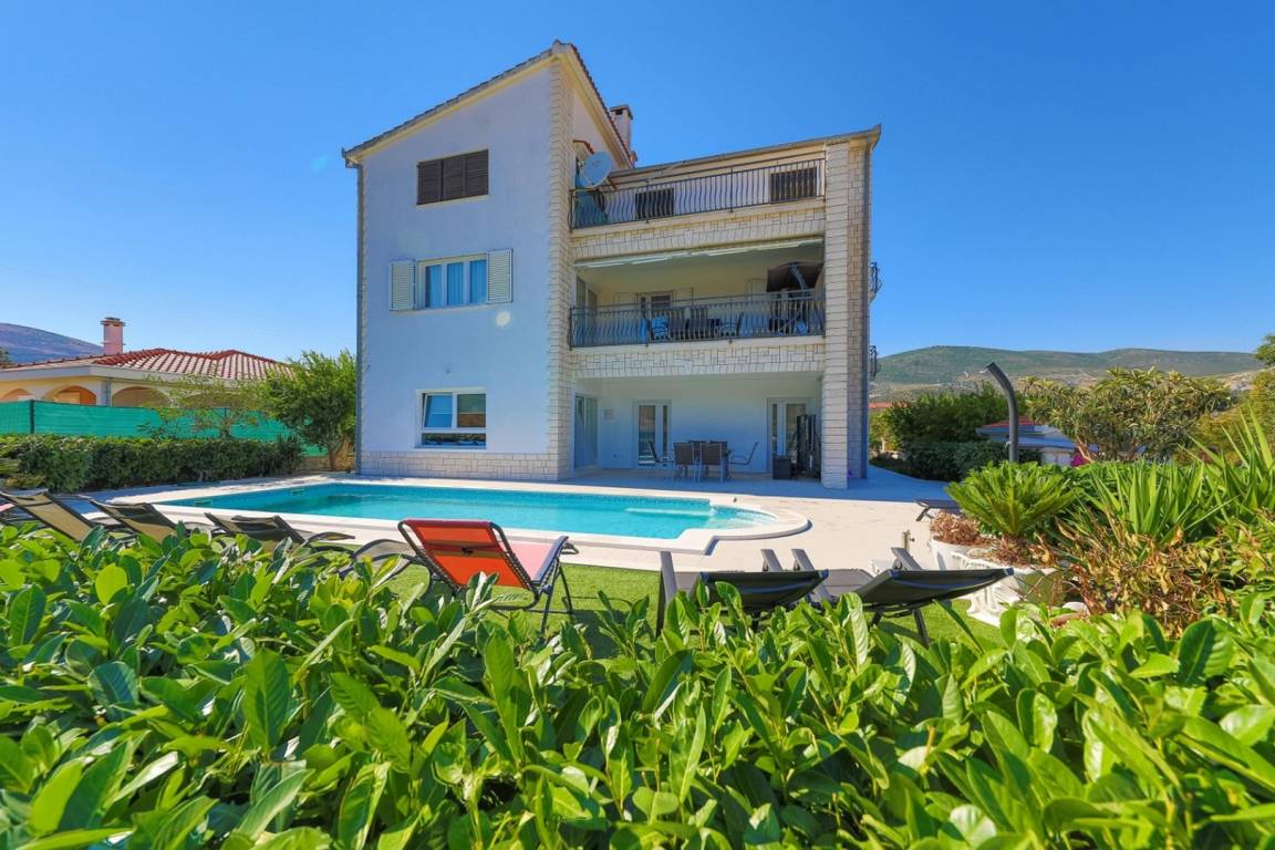 204 M² Villa ∙ 5 Schlafzimmer ∙ 10 Gäste - Trogir