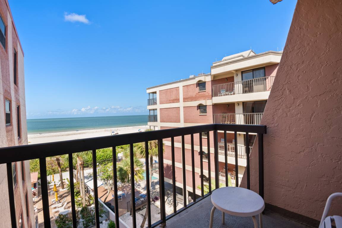 79 M² House ∙ 1 Bedroom ∙ 4 Guests - St. Pete Beach, FL