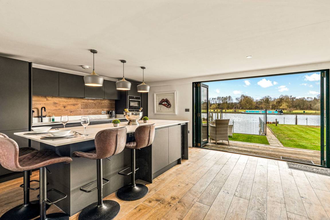 Studio Flat ∙ 1 Bedroom ∙ 4 Guests - Henley-on-Thames