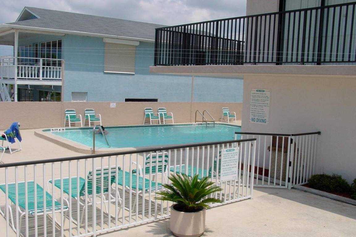 111 M² Ferienwohnung ∙ 2 Schlafzimmer ∙ 4 Gäste - Madeira Beach, FL