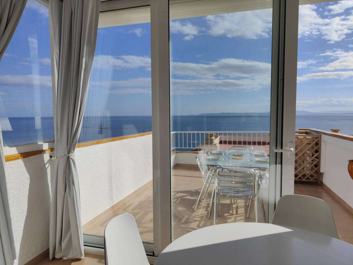 65 M² Apartment ∙ 2 Bedrooms ∙ 5 Guests - Roses