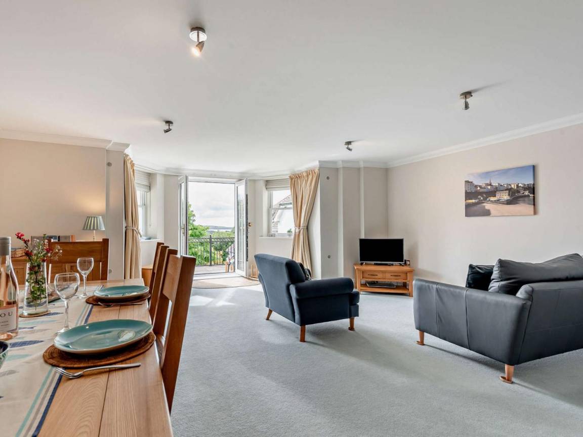 Apartment ∙ 2 Bedrooms ∙ 4 Guests - Tenby