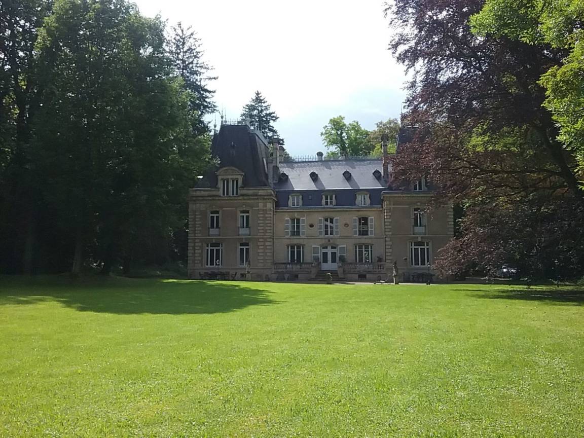 300 M² Maison De Vacances ∙ 6 Chambres ∙ 10 Personnes - Meuse